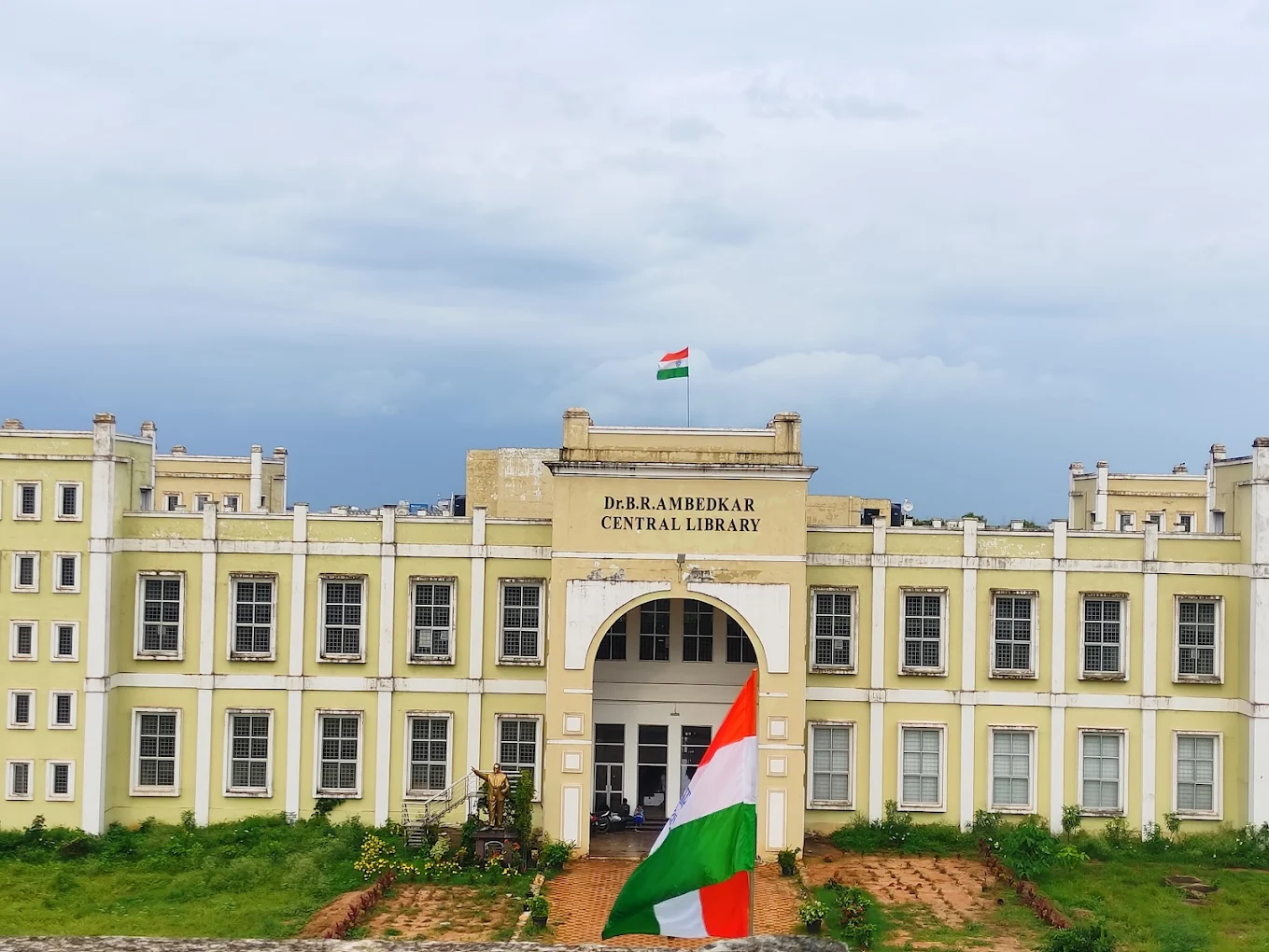 Adikavi Nannaya University